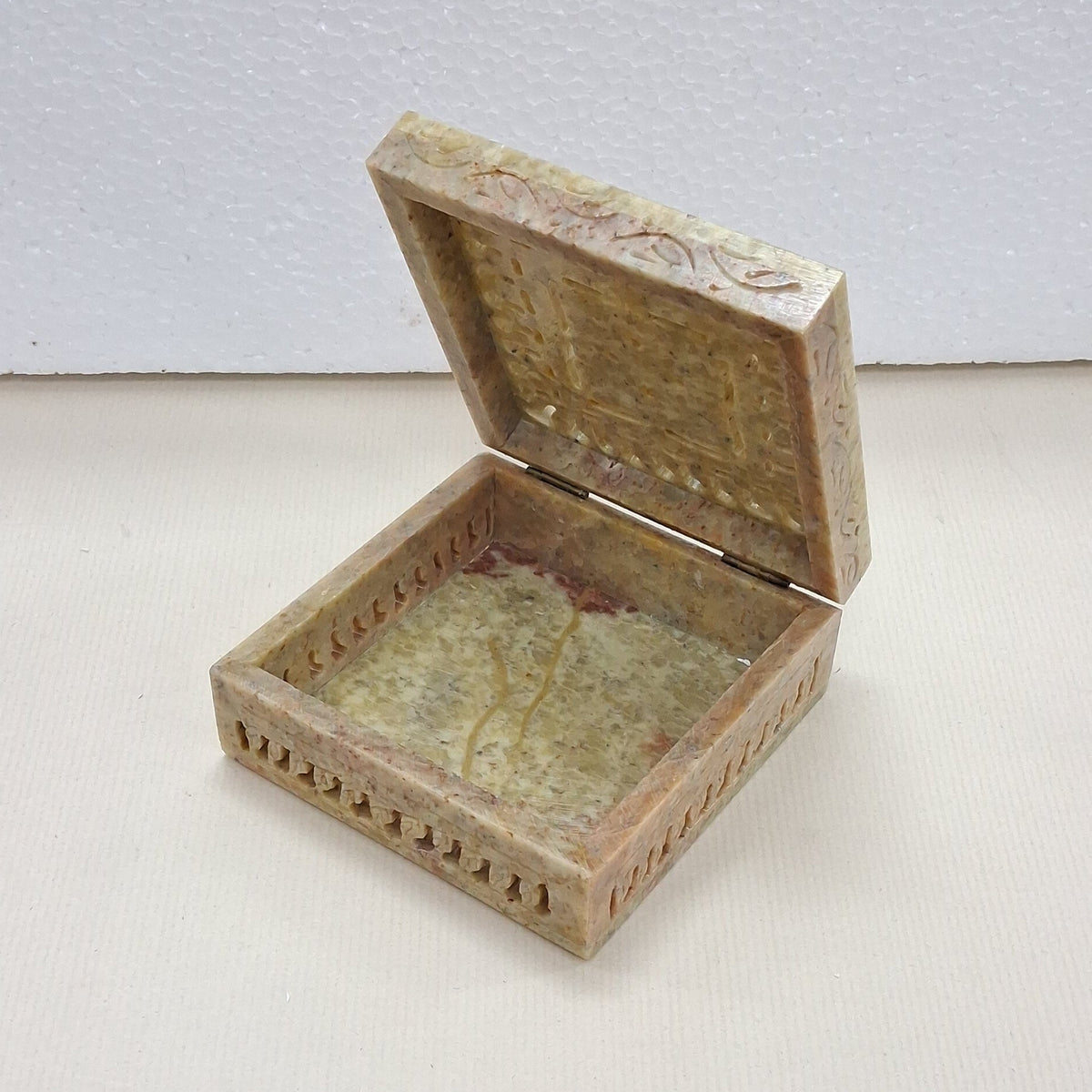 4" Handmade Soap Stone Jewel Box (Assorted Designs) – VTI HERITAGE