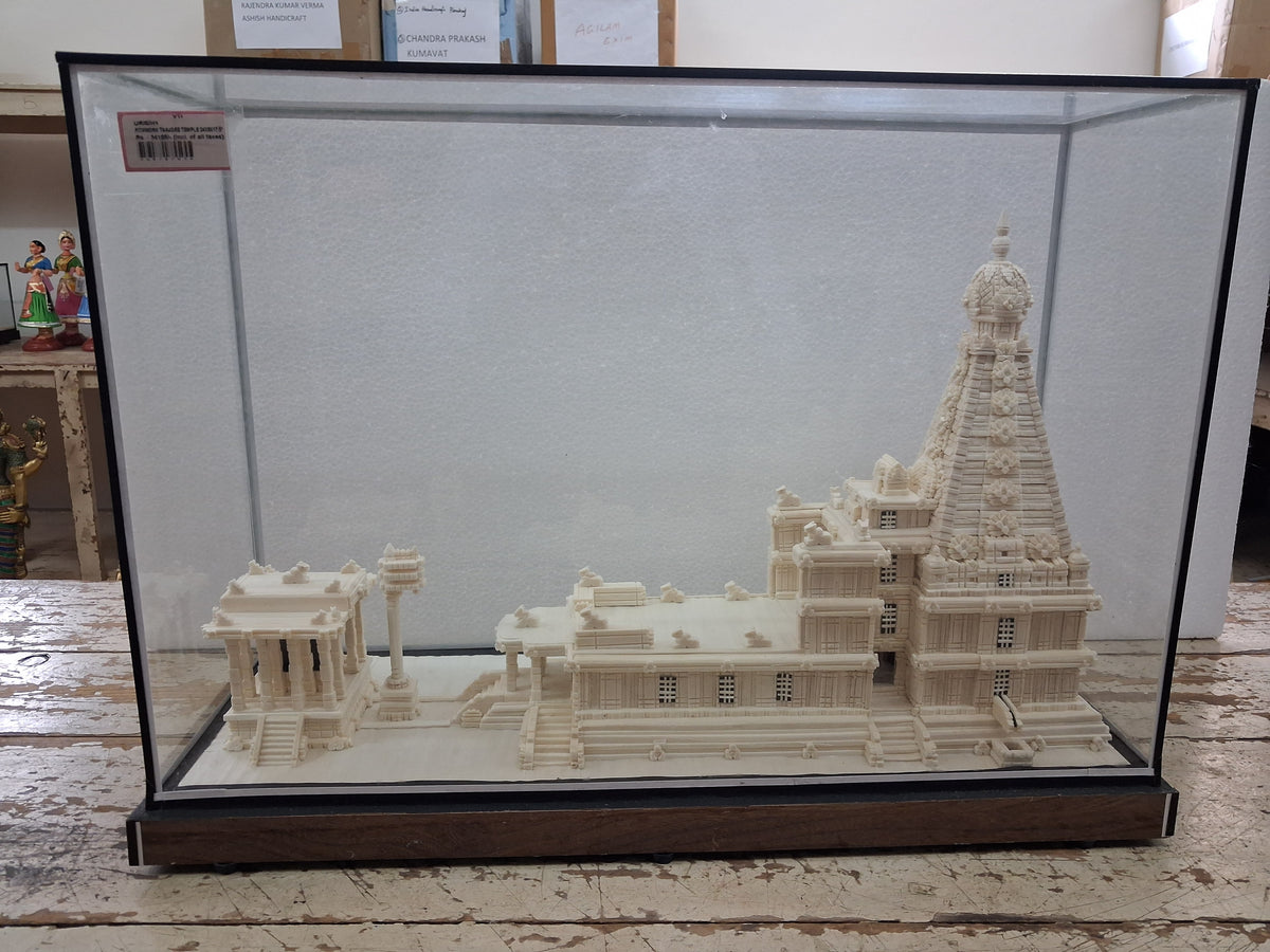 17.5" Pith Work Tanjore Temple – VTI HERITAGE