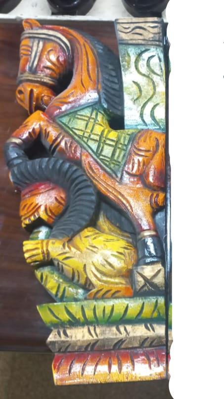 Wooden Painted Horse with Yazhi Design Wall Bracket – VTI HERITAGE